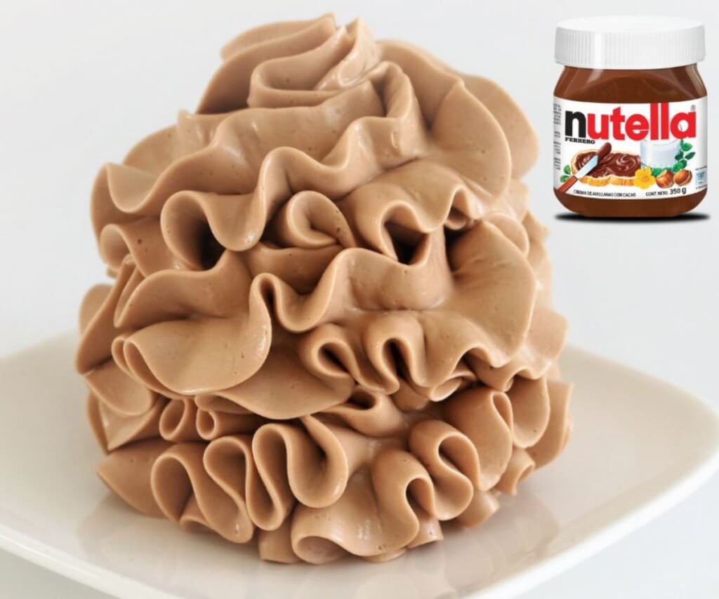 Nutella Buttercream Frosting (3 Ingredients, Easy Recipe)