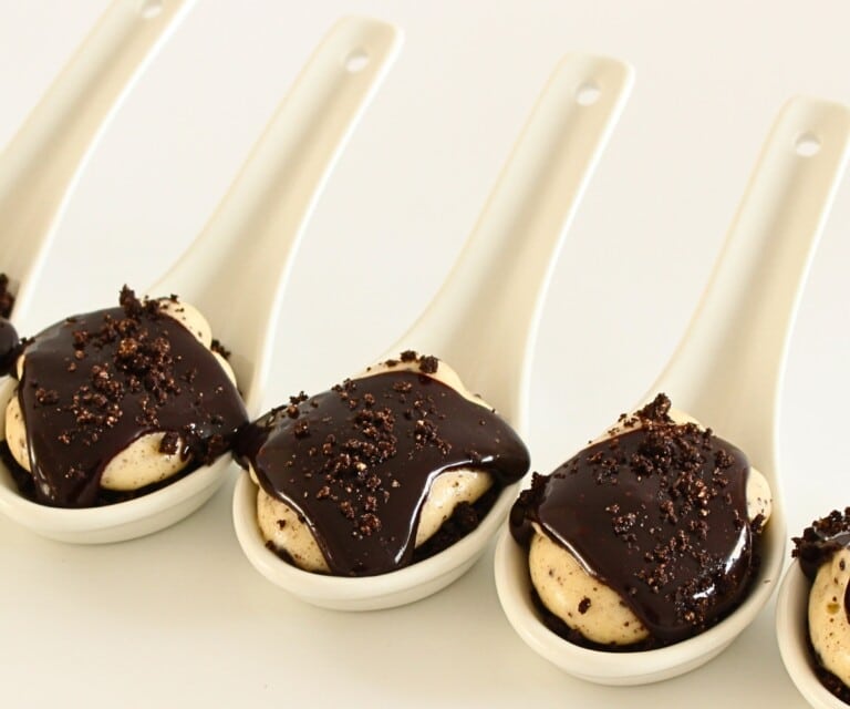 Cheesecake Tasting Spoons Delicious Bite-Size Treats - Cupcake Savvy’s ...