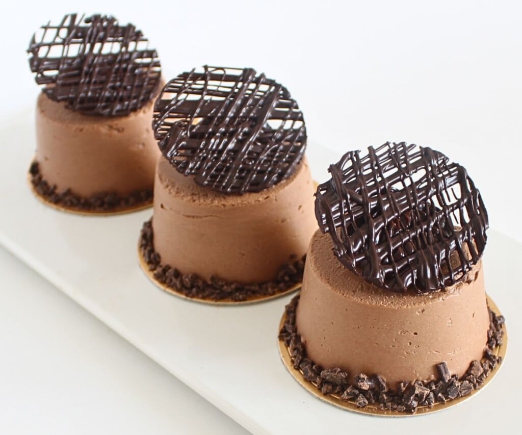 3-Ingredient Mini Chocolate Mousse Cakes - Cupcake Savvy’s Kitchen