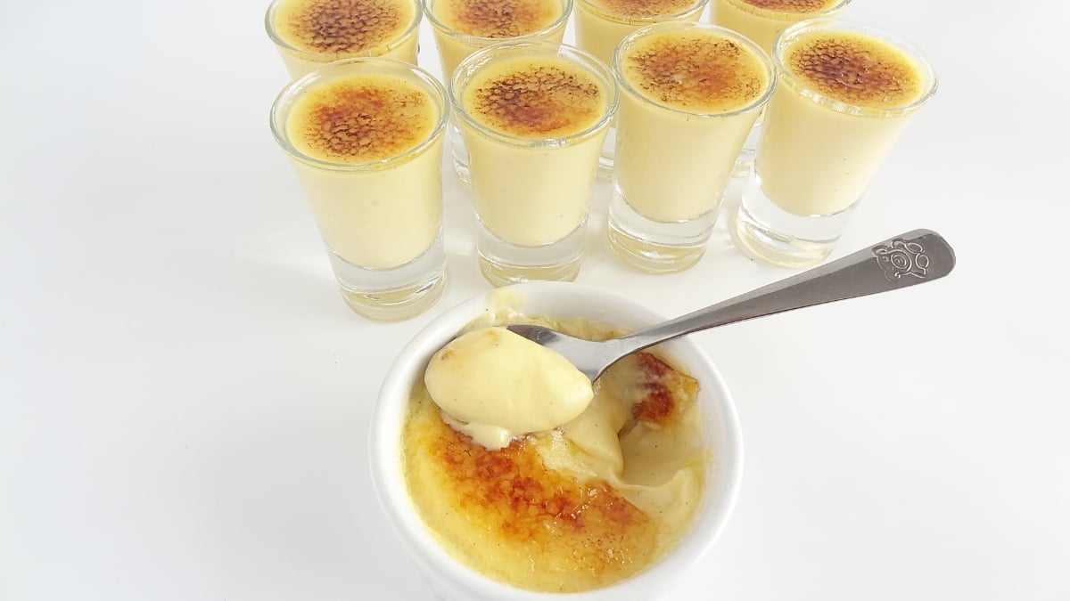 Crème Brûlée Shots – No Bake Vanilla Custard Dessert